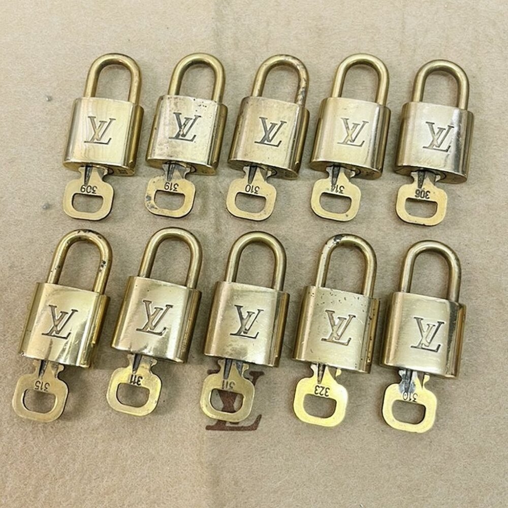 Authentic Louis Vuitton Lv 10 Set Padlock Key Bag Cha… - Gem